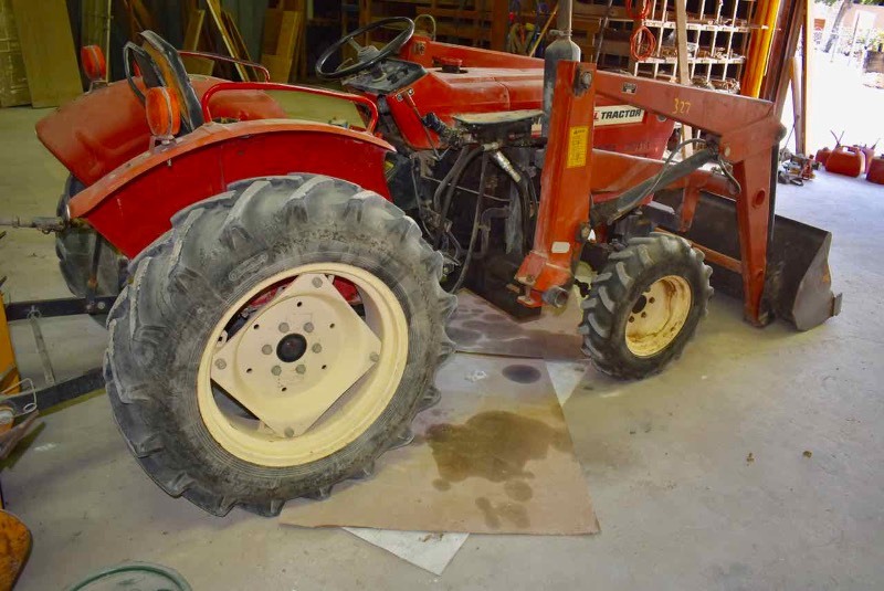 Yanmar 276D Diesel Tractor with Front End Loader, 4WD (rear box blade ...